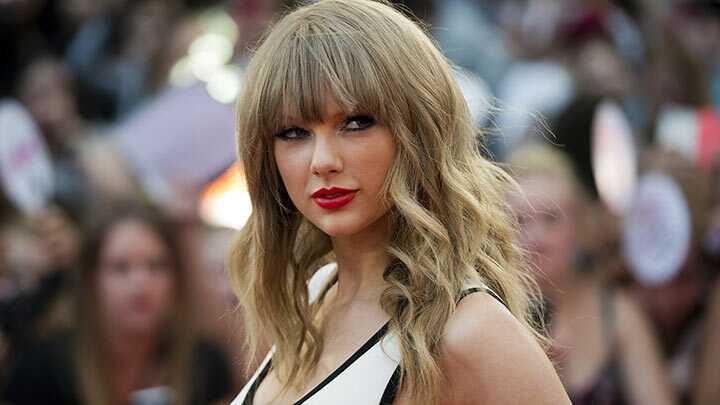 Taylor Swift: Facebook'ta sevgili avında
