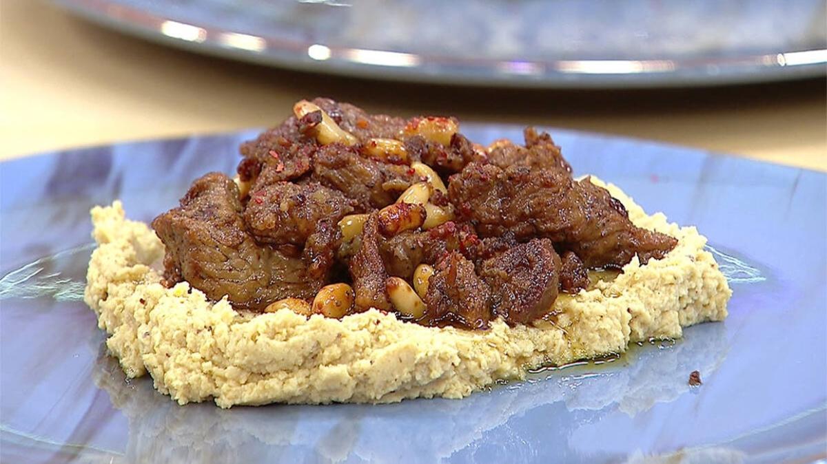 Humuslu kuzu nasıl yapılır? Gelinim Mutfakta humuslu kuzu tarifi ve ...