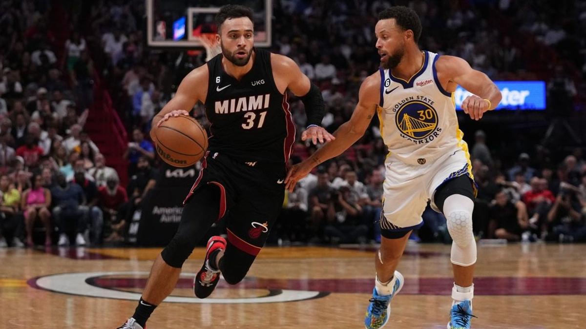 Stephen Curry'nin triple-double'ı yenilgiyi engelleyemedi