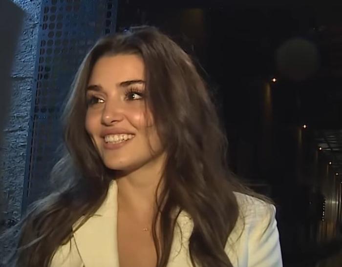 Hande Erçel o soruyu duyunca küplere bindi! Muhabirleri tersledi