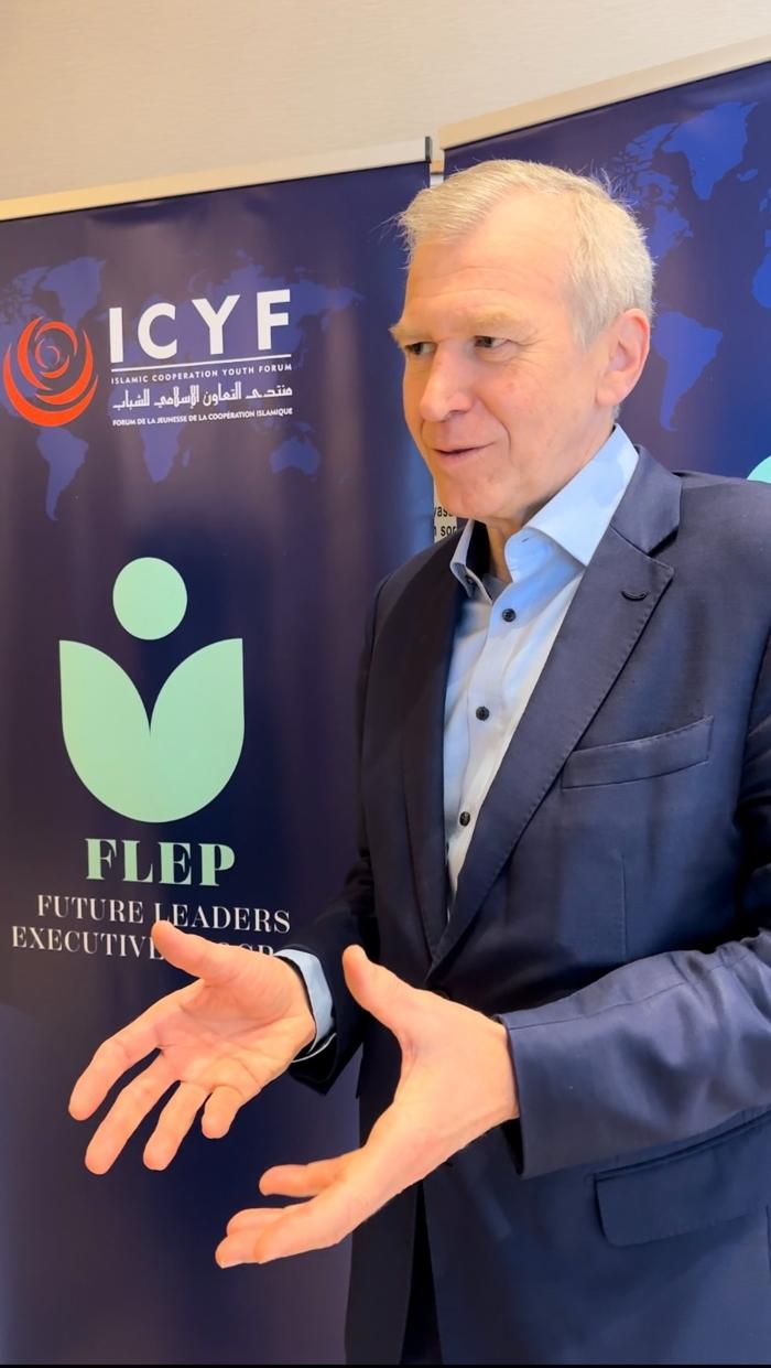 ICYF, FLEP programıyla geleceğin liderlerini dünyanın önde gelen devlet ...