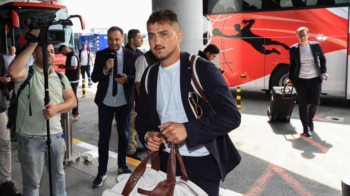 Ve Cengiz Ünder herkesi ters köşeye yatırdı! Transfer hayırlı uğurlu ...