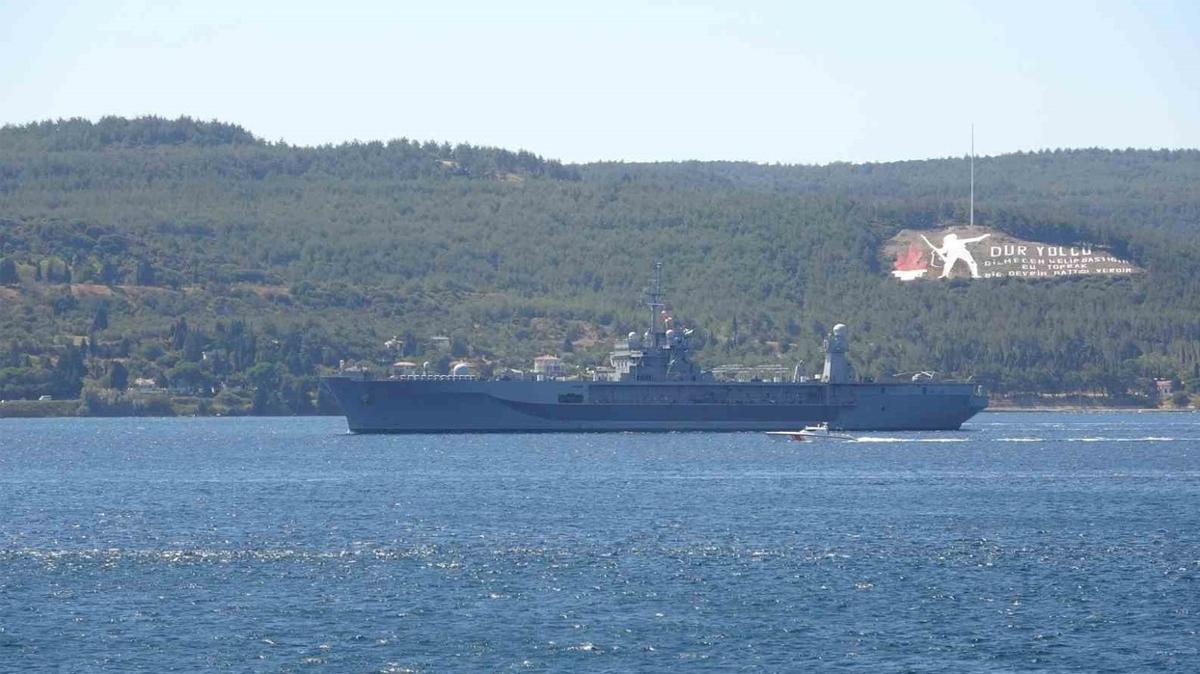 ABD'nin amiral gemisi Çanakkale Boğazı'ndan geçti