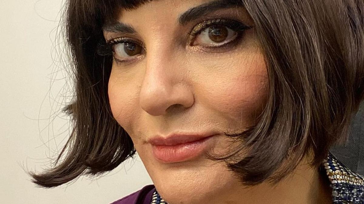 Göksel'den yeni imaj... Tarzı sınıfta kaldı