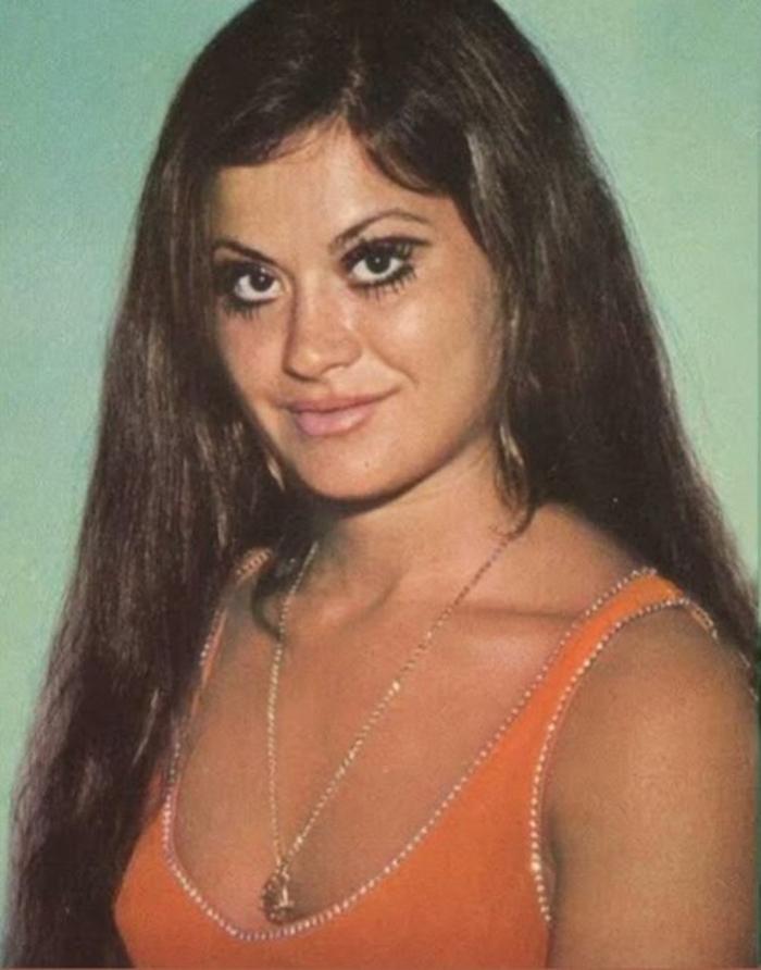 Yeşilçam'ın yıldızı Serpil Örümcer son hali ile üzdü! Faturalarını ...