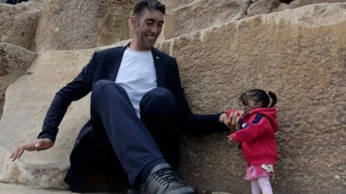 En uzun adam ve en kısa kadın! Büyük buluşma gerçekleşti