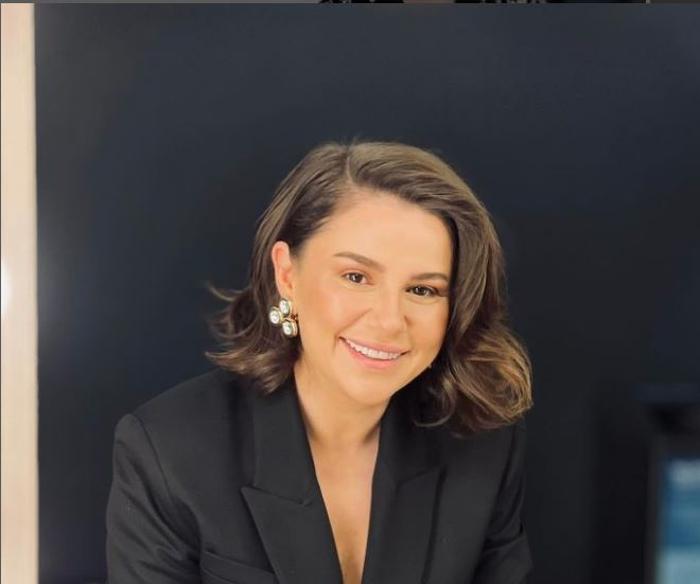 Merve Özbey'den yetim kız çocukları için anlamlı hareket