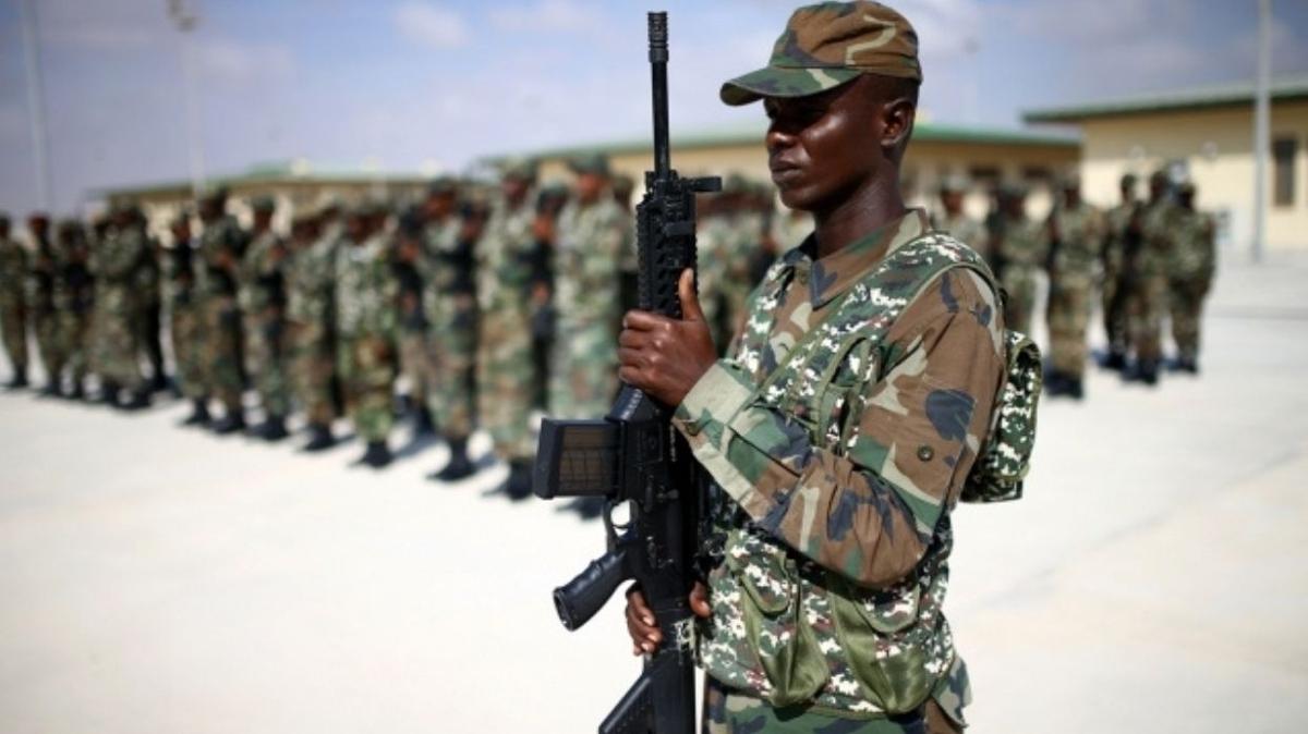 Mısır'dan Somali'ye askeri teçhizat yardımı