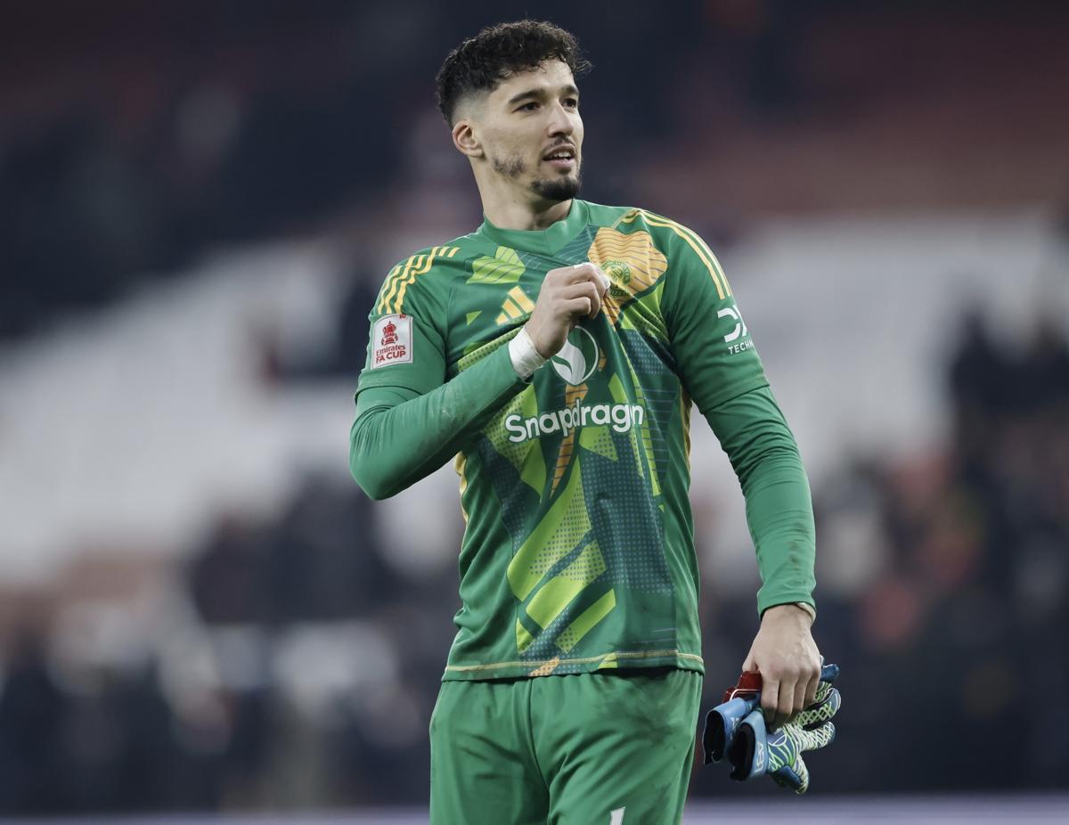 Manchester United kararını verdi! Altay Bayındır ve Onana yolcu