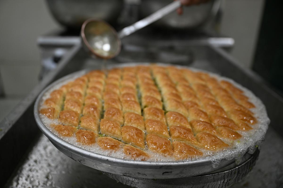 Gaziantepli baklavacılardan 2 püf noktası: Sade yağ ve boz fıstık! 15 ...