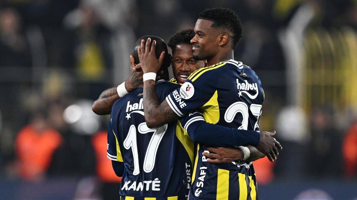 Fenerbahçe'nin yıldızına talip çıktı! Transferi duyurdular