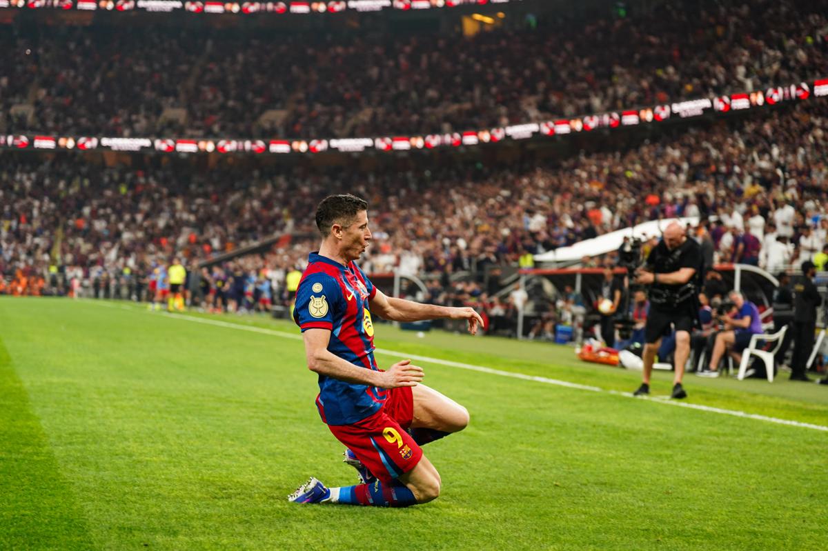 Hakan Safi'nin ilk transferi! Robert Lewandowski ile anlaşma sağlandı